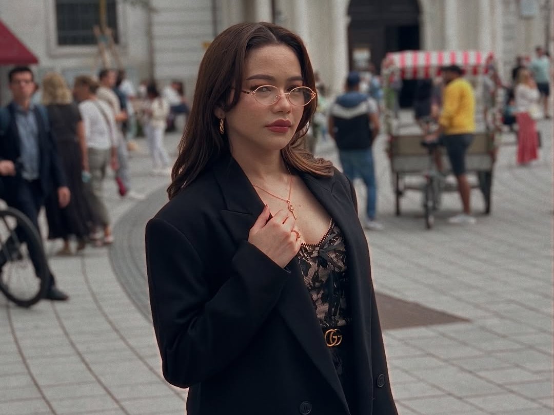 Intip Koleksi Mewah Lady Rara di Rumahnya, dari Piala Penghargaan ...